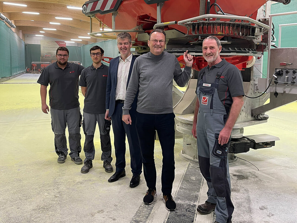 11.111ter Streuversuch in Europas größter Düngertesthalle